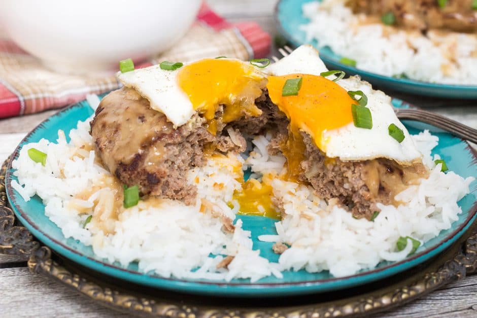 Hawaiian Loco Moco Recipe - Cooking The Globe