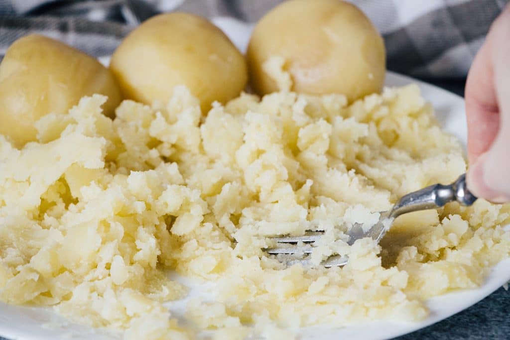 German Potato Dumplings | Balls (Kartoffelkloesse) - Cooking The Globe