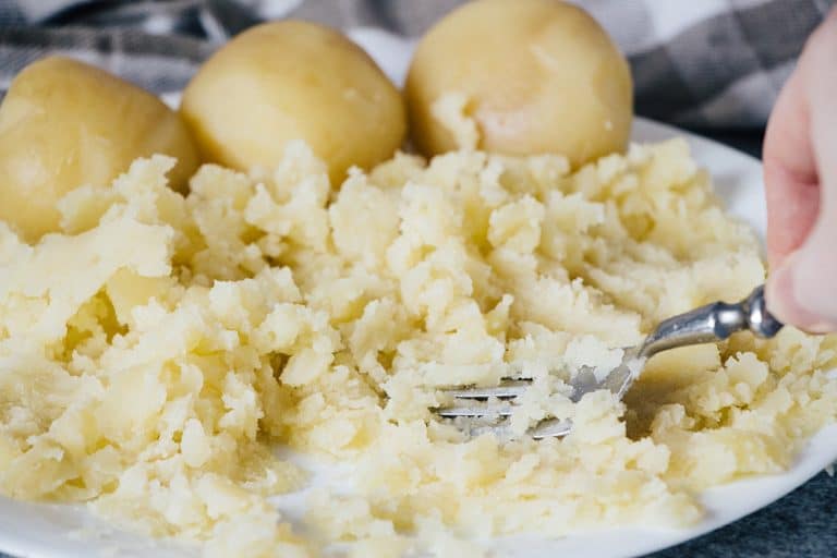 German Potato Dumplings | Balls (Kartoffelkloesse) - Cooking The Globe