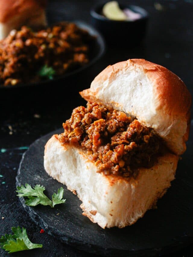 Mutton Keema Pav Curry - Cooking The Globe