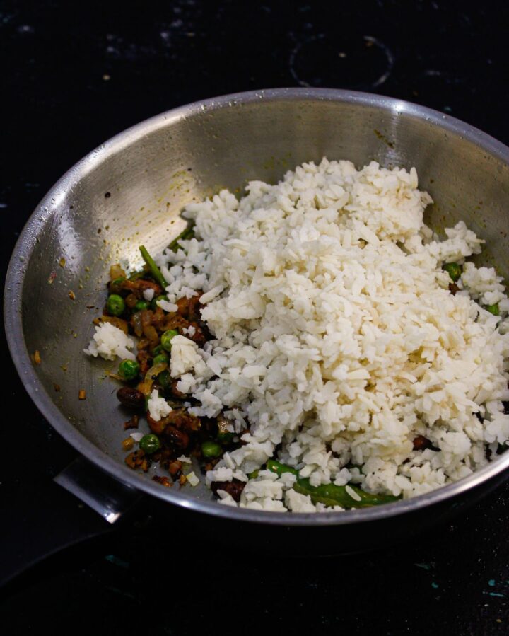 Healthy Poha Recipe: Easy Indian Breakfast - Cooking The Globe