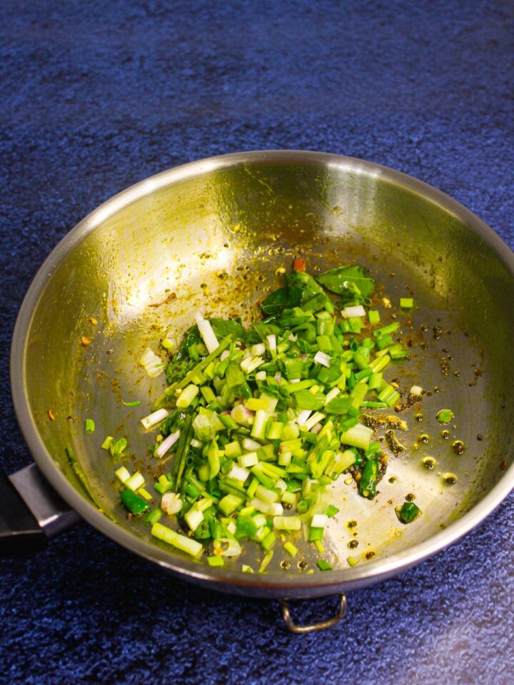 Bandakka Curry: Sri Lankan Okra Curry - Cooking The Globe