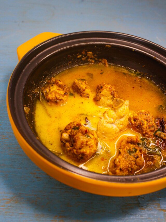 Sri Lankan Chicken Kothu Roti - Cooking The Globe