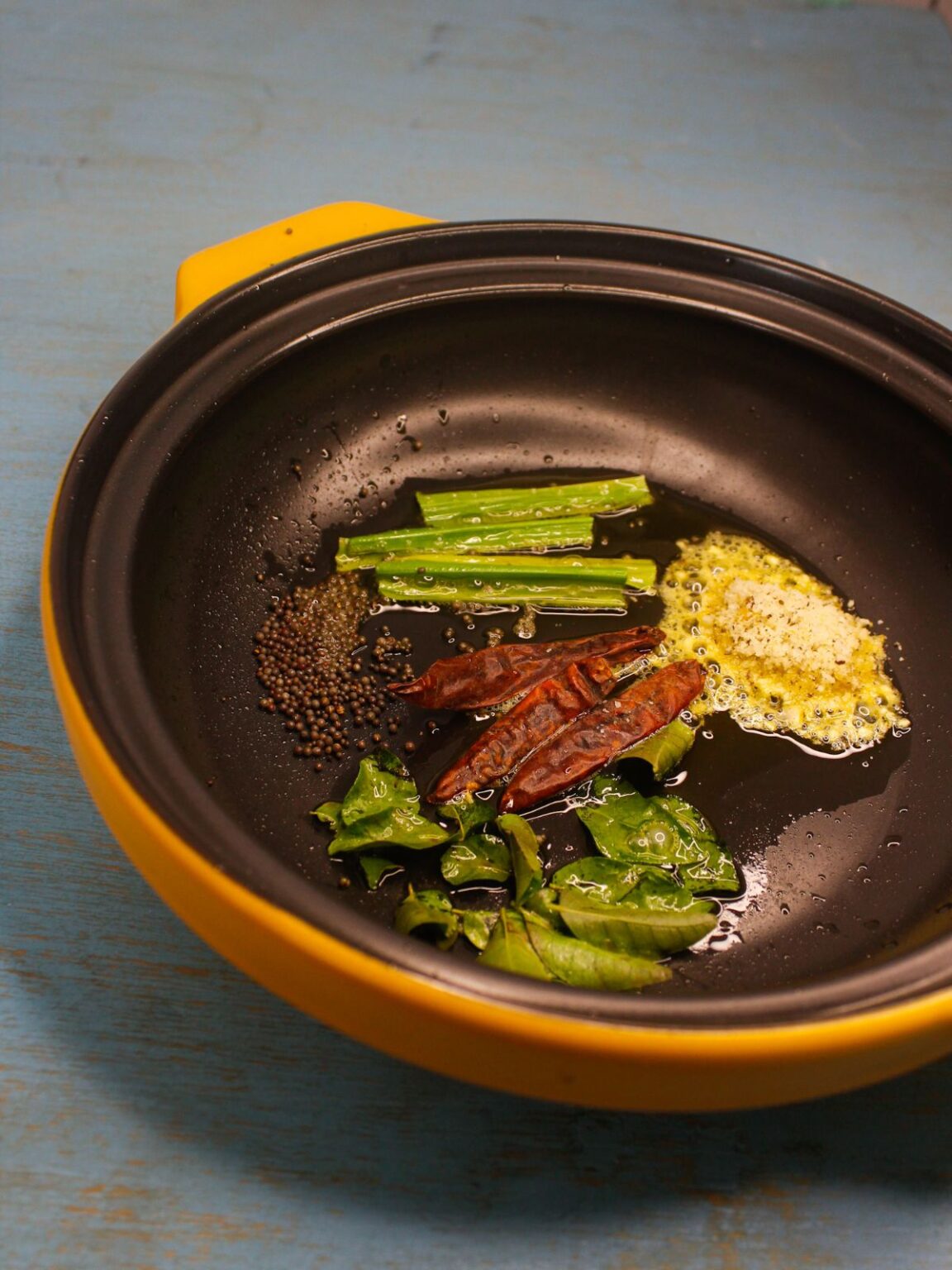 Sri Lankan Chicken Kothu Roti - Cooking The Globe