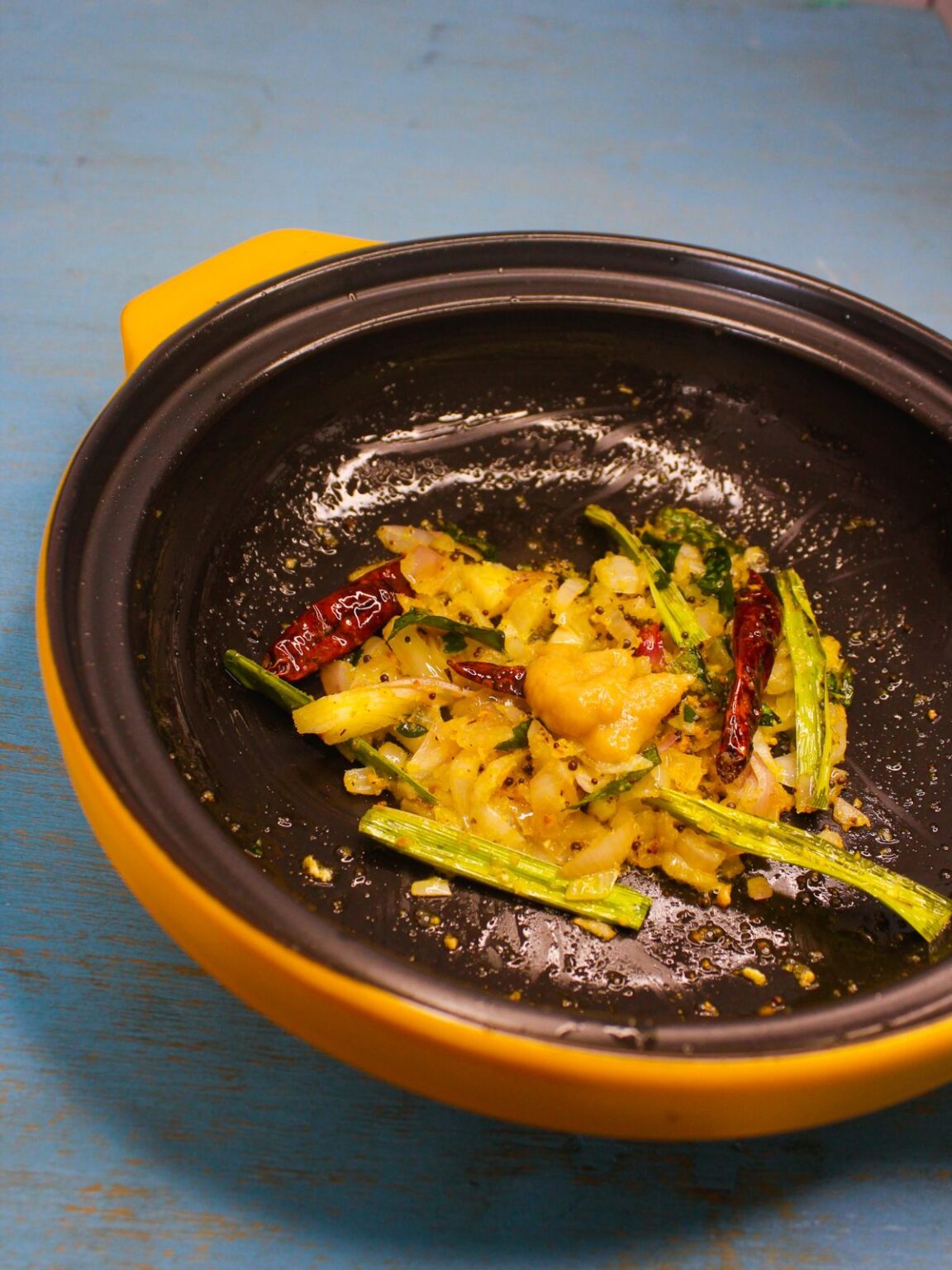 Sri Lankan Chicken Kothu Roti - Cooking The Globe