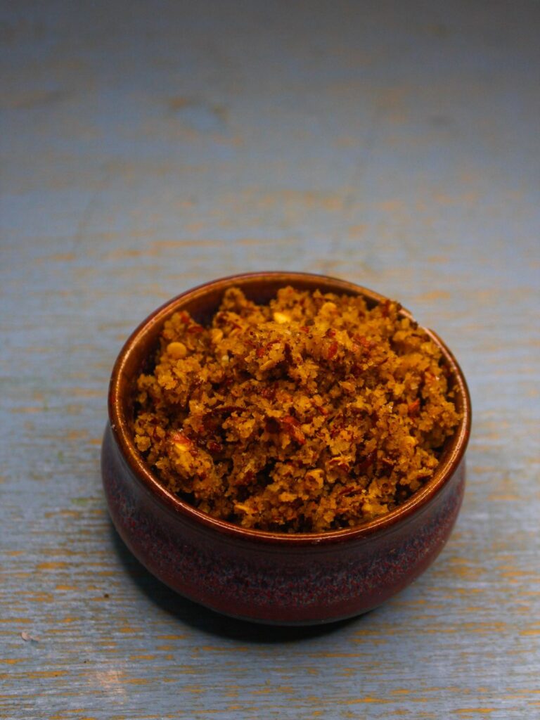 Pol Sambol: Sri Lankan Coconut Relish - Cooking The Globe