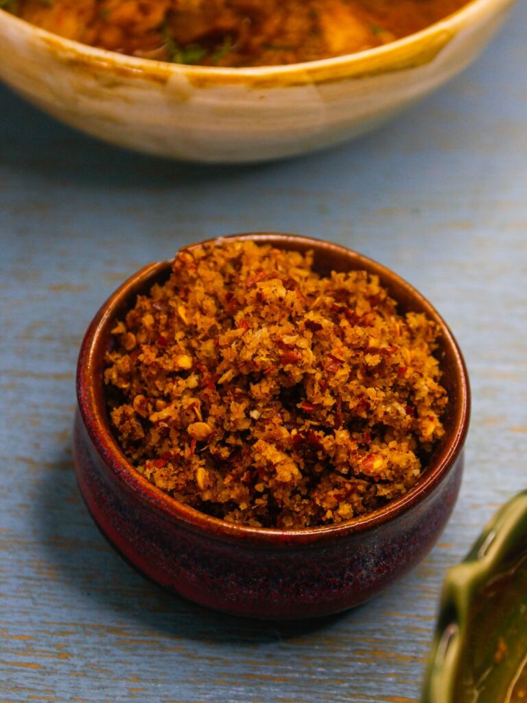 Pol Sambol: Sri Lankan Coconut Relish - Cooking The Globe