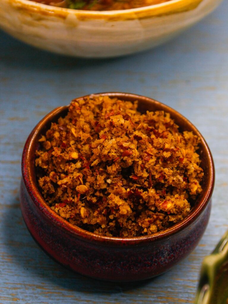 Pol Sambol: Sri Lankan Coconut Relish - Cooking The Globe