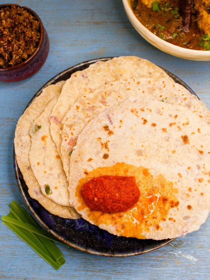 Authentic Sri Lankan Pol Roti - Cooking The Globe