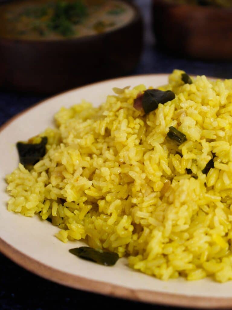 Quick Sri Lankan Yellow Rice - Cooking The Globe