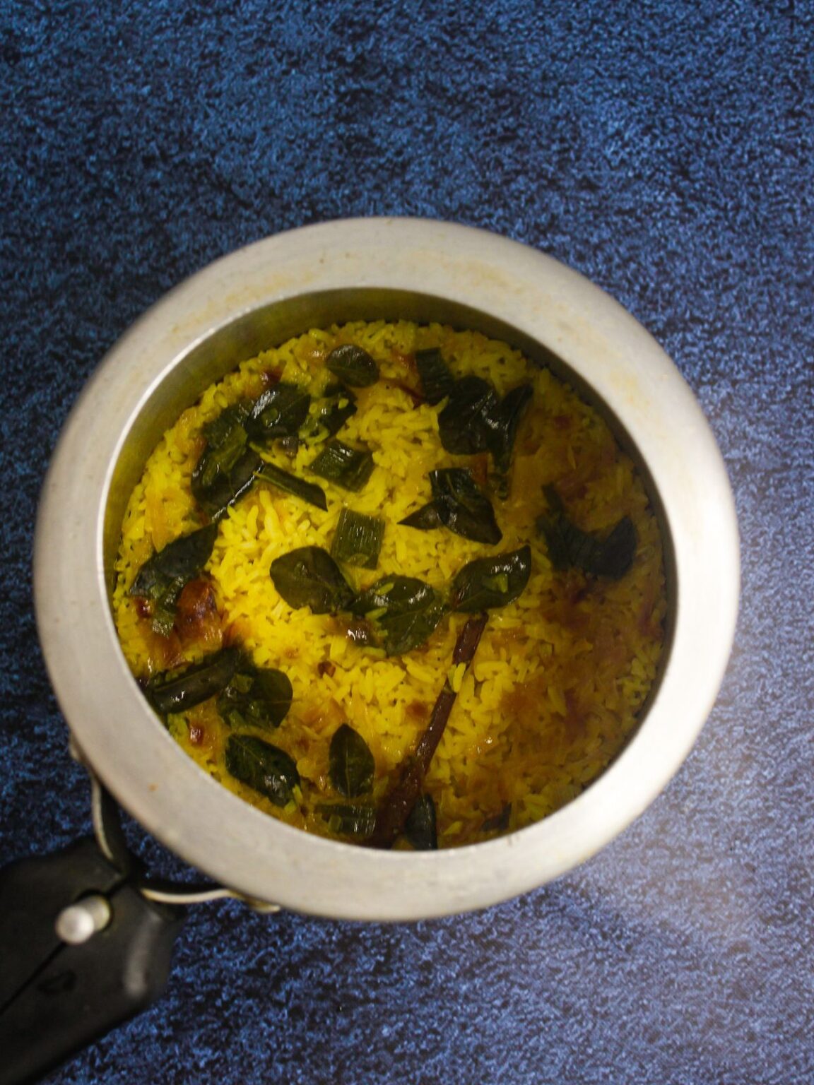 Quick Sri Lankan Yellow Rice - Cooking The Globe
